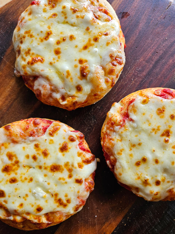 Mini Margherita Pizzas – Carl.Co Catering
